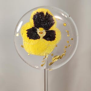 Edible Flower Lollipops With 24K Gold Leaf, Hand-made Confectionery ...