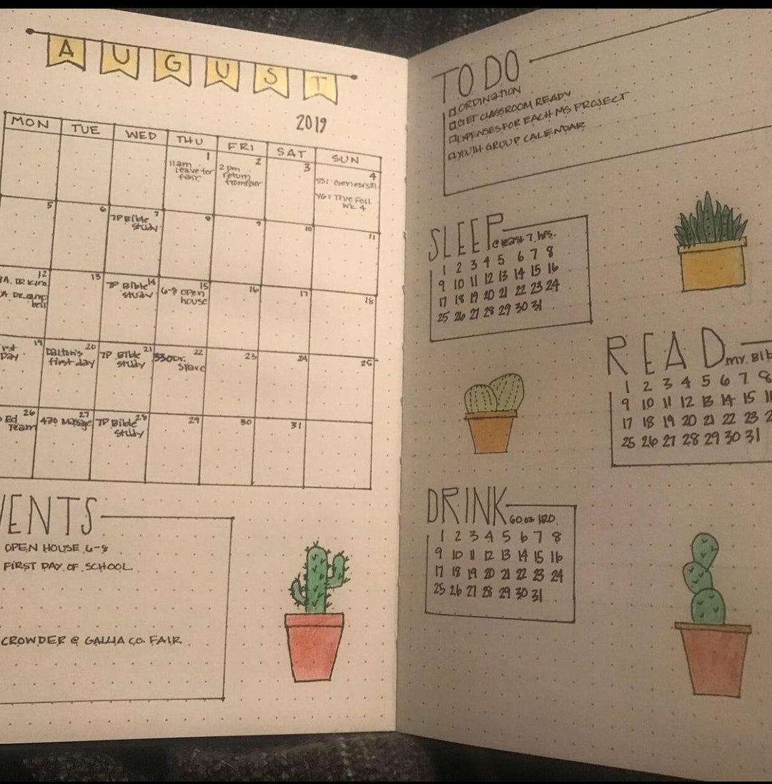 Hand Drawn Customized Planner - Etsy