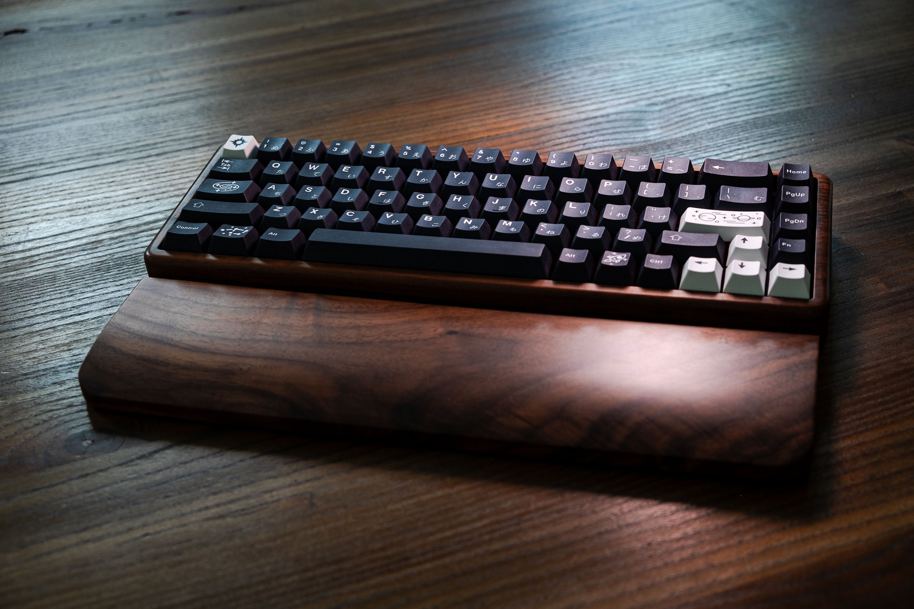 Walnut Mechanical Keyboard and Wrist Rest (RGB) - Etsy