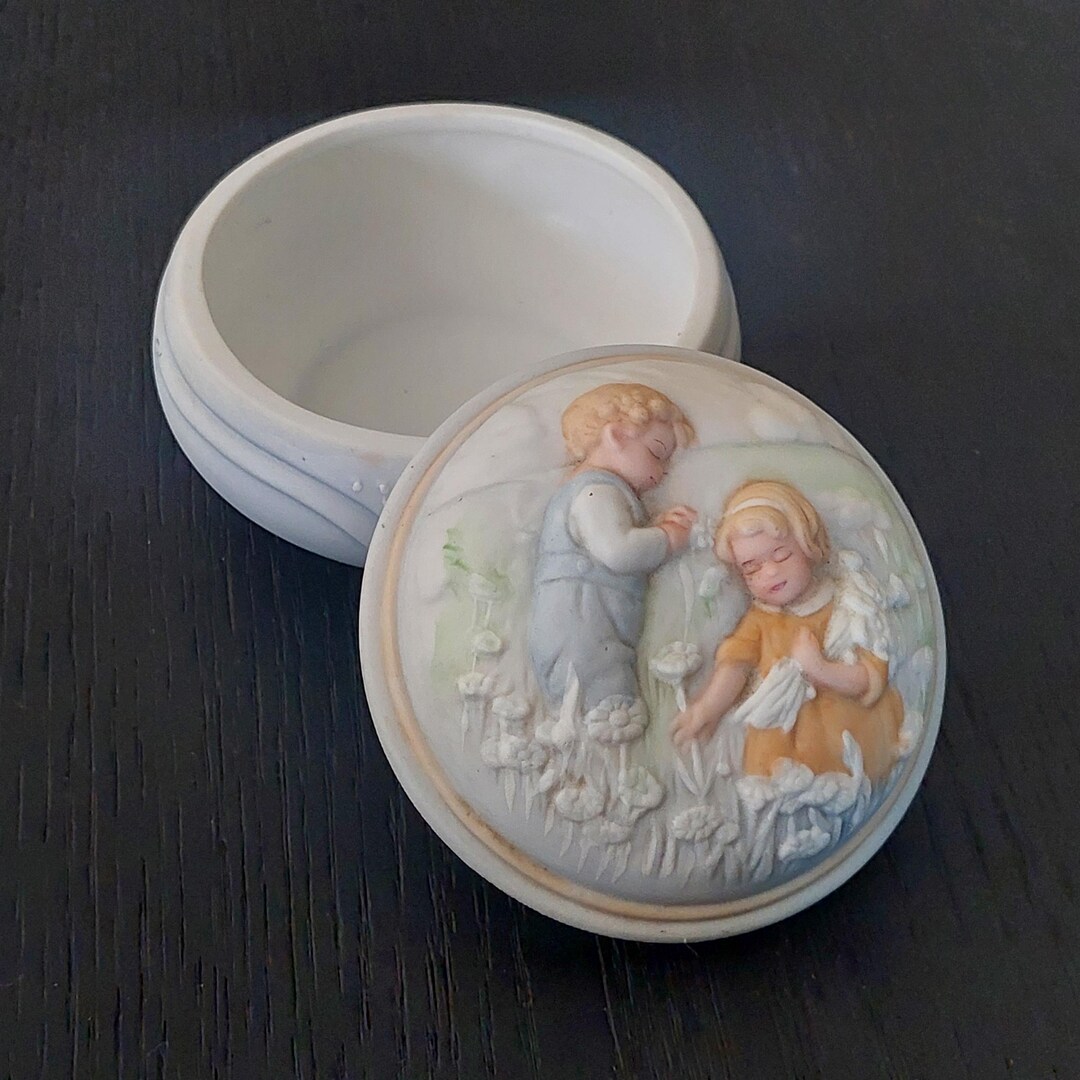 Vintage 1985 Musical Trinket Box "golden Dreams" by Avon, Hand Painted ...
