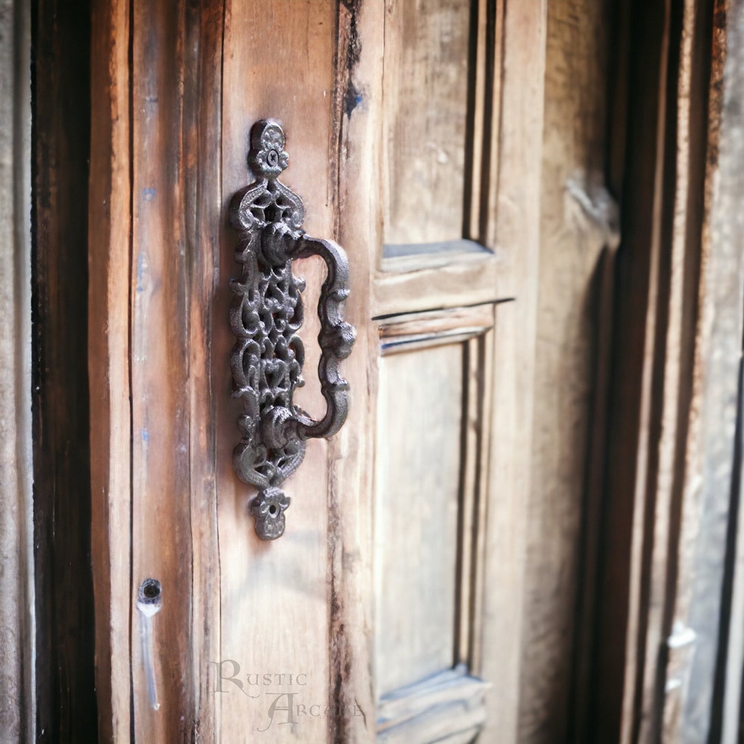 Rustic Cast Iron Door Handles, Vintage Iron Barn Door Pull, Cast Iron ...
