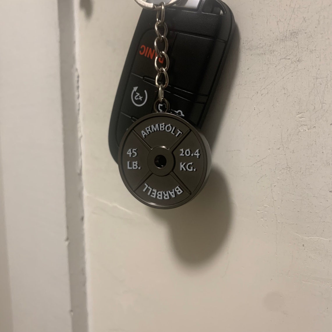 METAL Barbell Plate Keychain for Weightlifting, Gym, and Fitness Lovers ...