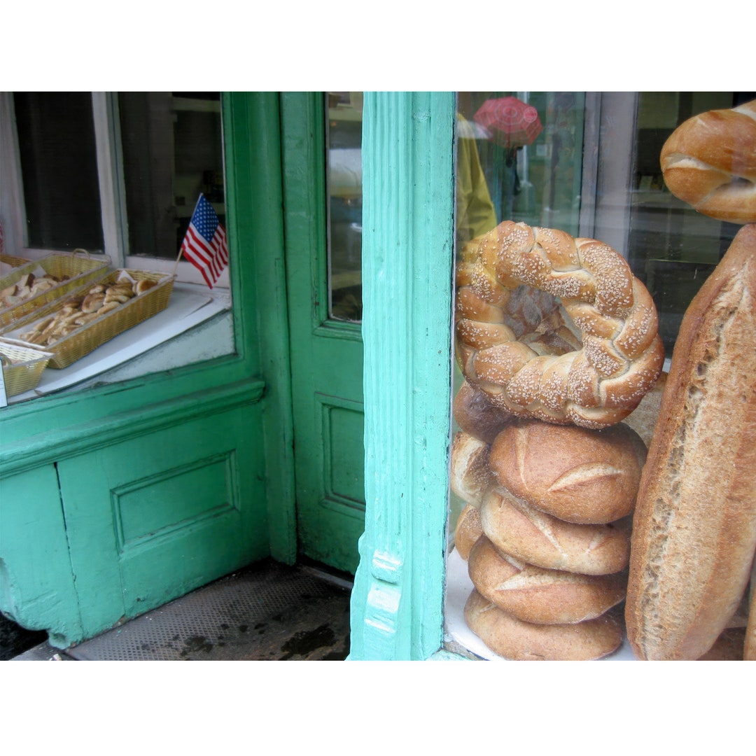 Bakery Window and Bread, New York City, SOHO, Vesuvio Bakery ...