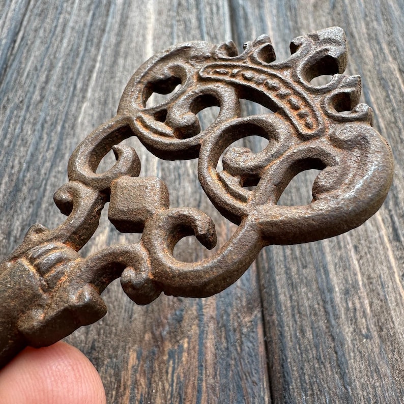 Crown Cast Iron Keys Set of Two 5" Keys With Antique Finish & Ornate ...