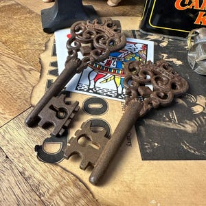 Crown Cast Iron Keys Set of Two 5" Keys With Antique Finish & Ornate ...