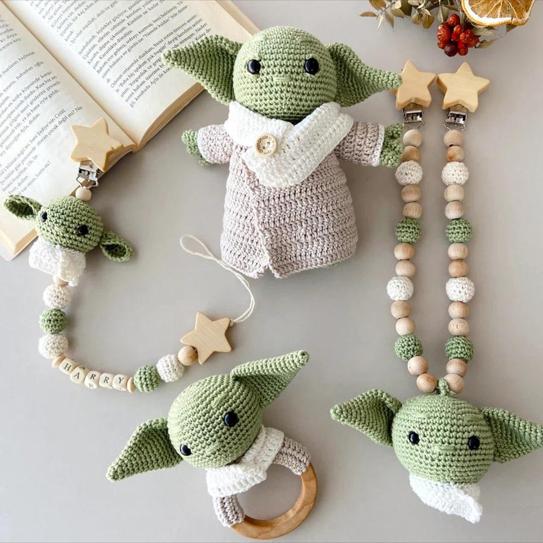 Crochet Yoda Rattle, Amigurumi Yoda Toy, Yoda Pacifier Holder, Yoda ...