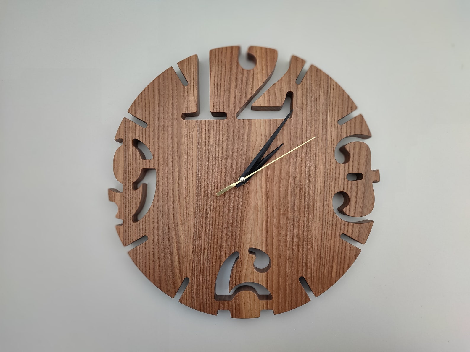 Handmade Wooden Wall Clock Made of Oak Wood, Wood Clocks, Room Decor ...