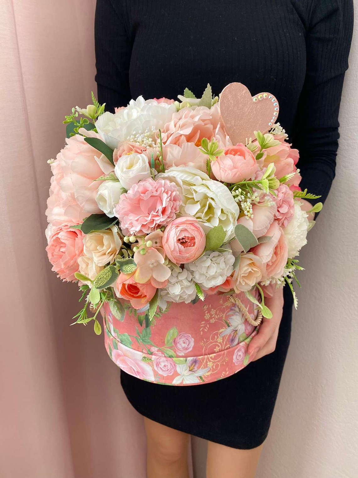 Pink and White Flower Arrangement in Hat Box, Flower Box, Mothers Day ...