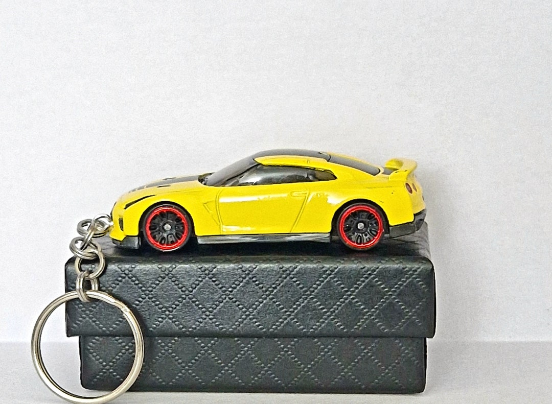 Nissan GTR R35 Keyring - Etsy