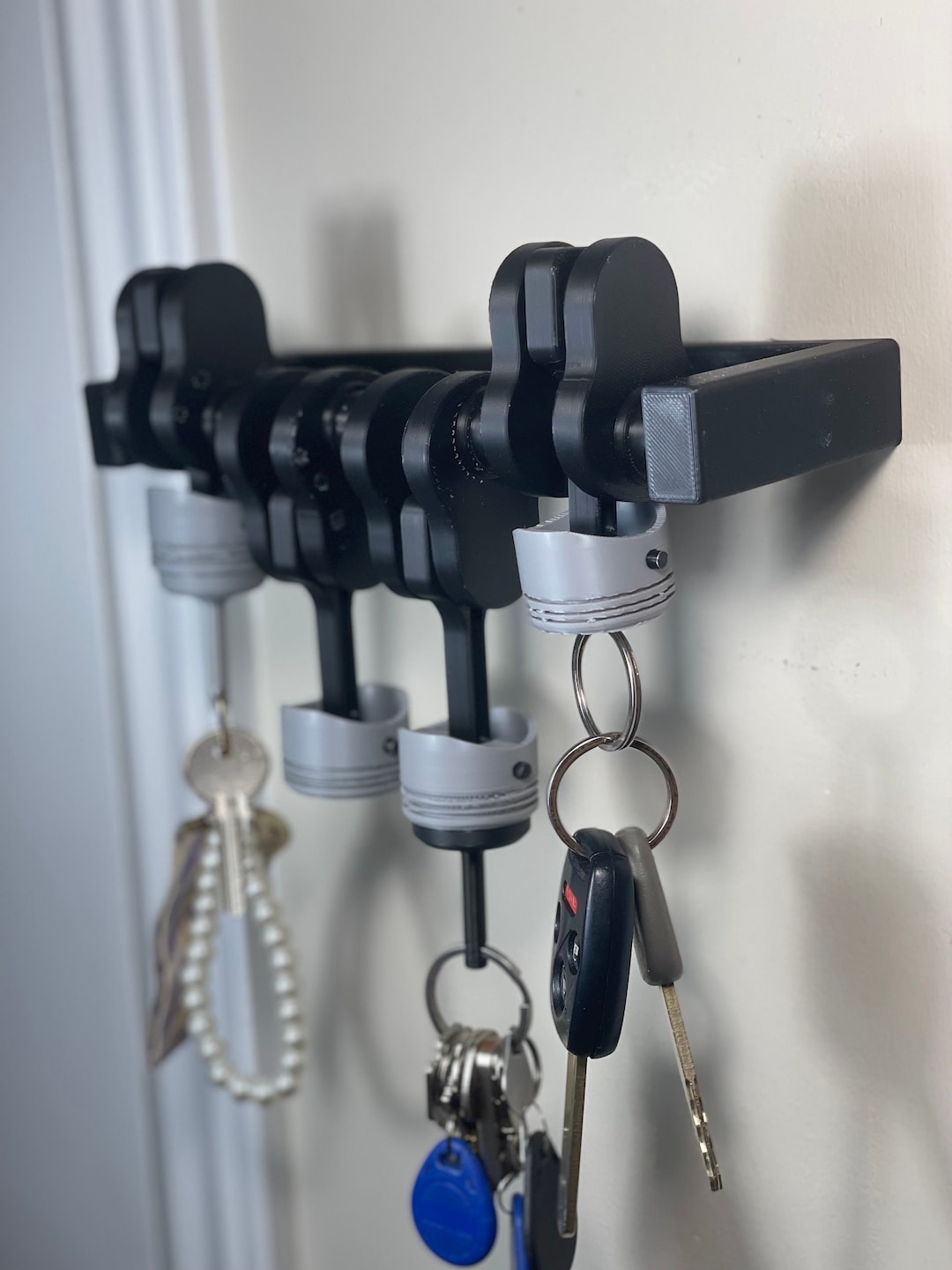 4 Inline Engine Keys Holder With Embedded Magnets, Moving Keys Hanger ...