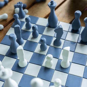 3d-printed Portable Mini Chess Set – Foldable & Travel-friendly - Etsy