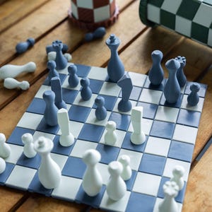 3d-printed Portable Mini Chess Set – Foldable & Travel-friendly - Etsy