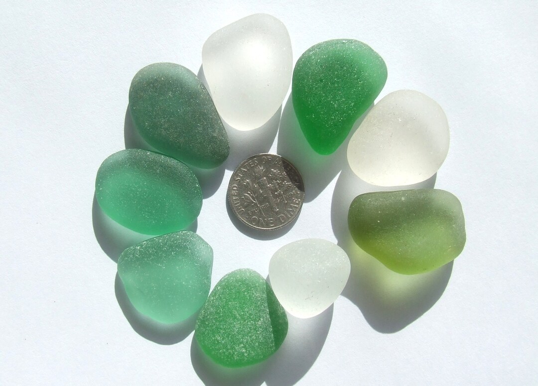 Fragments of authentic sea glass, flawless, well frosted (ref. 342 ...