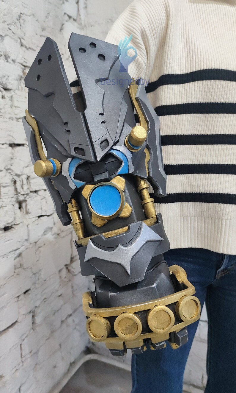 Wriothesley Gauntlets With Leds – Genshin Impact Cosplay Prop, Light-up ...