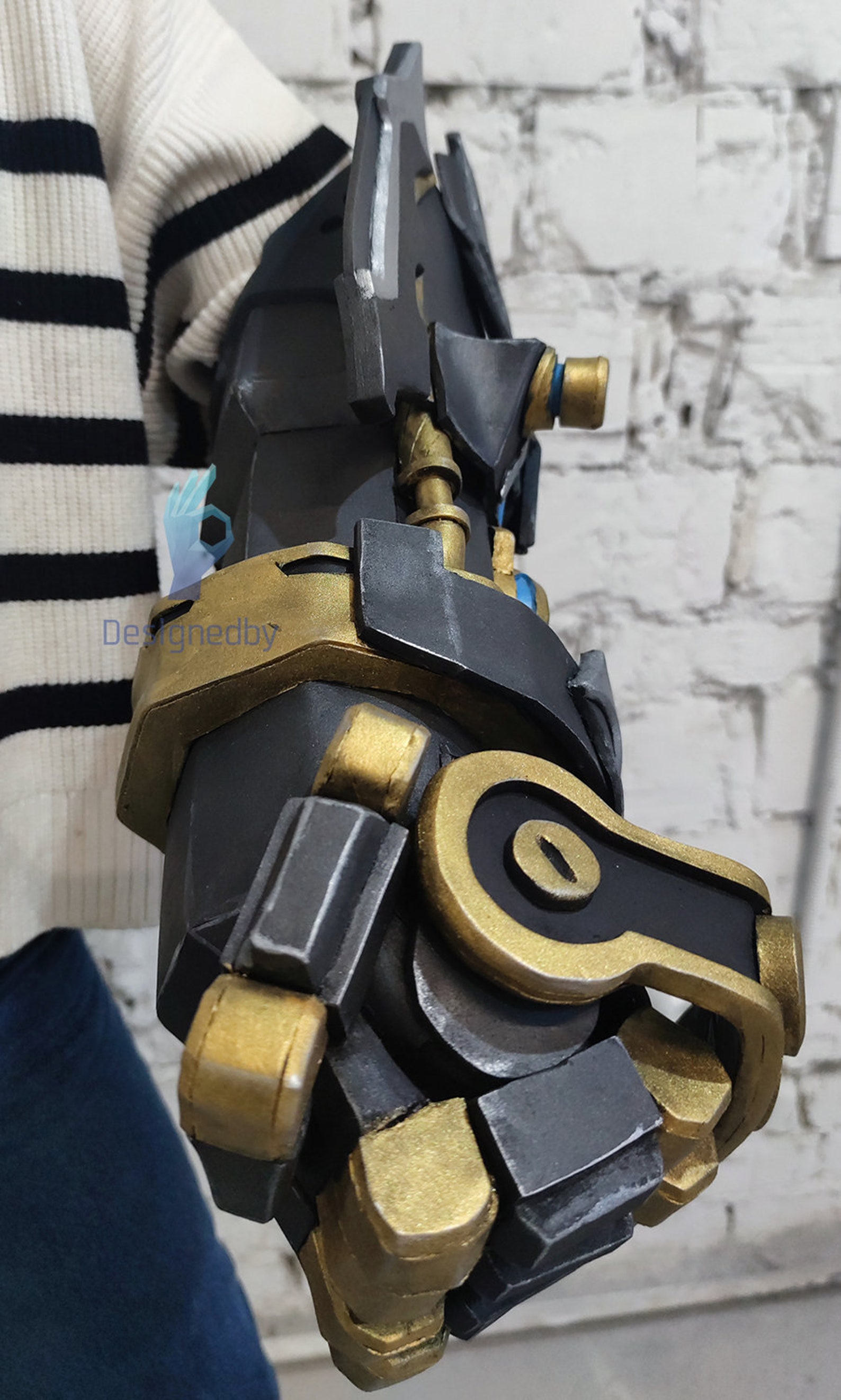 Wriothesley Gauntlets With Leds – Genshin Impact Cosplay Prop, Light-up ...