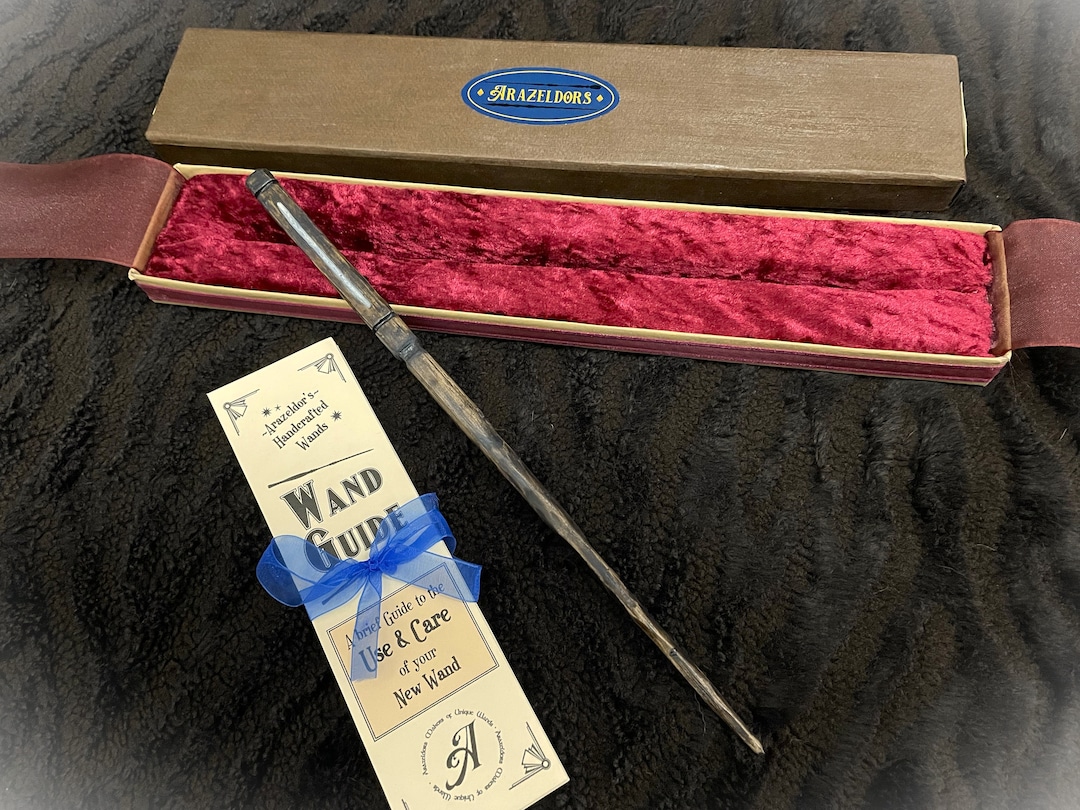 Handcrafted English Oak & Dragon Heartstring Wand - Etsy