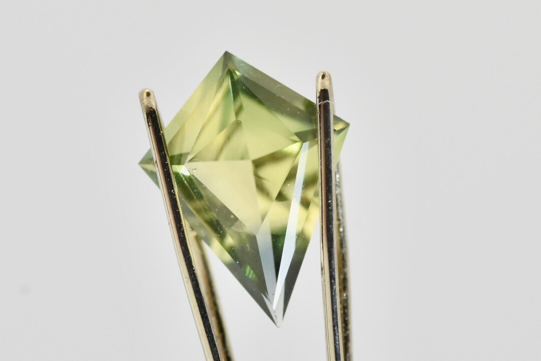 Natural, Australian Sapphire, Parti-colored, Unheated, 0.85ct, Kite Cut ...