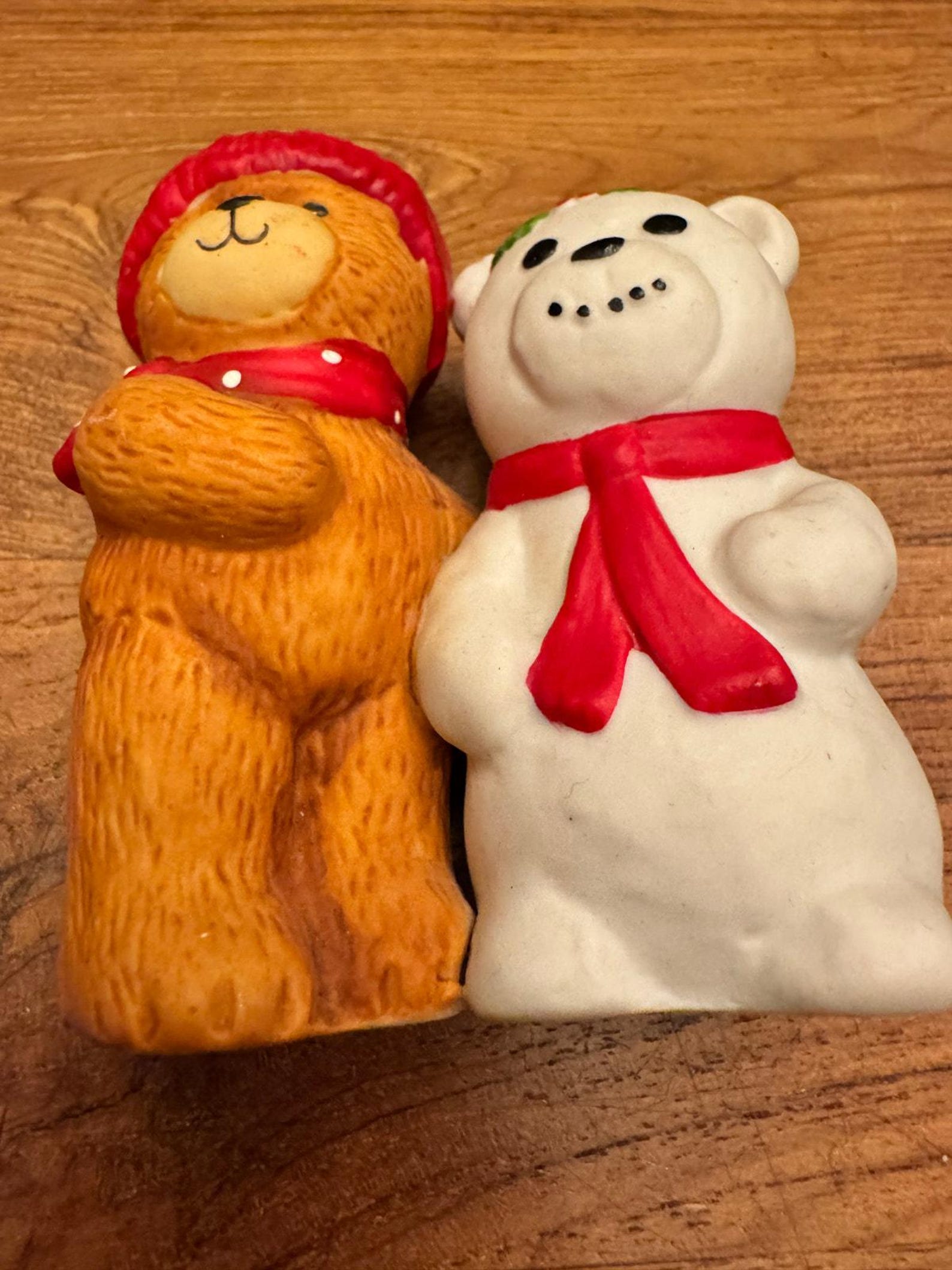 Enesco Figurine Lucy Rigg Rigglets Christmas Bear W Red Hat and Snowman ...