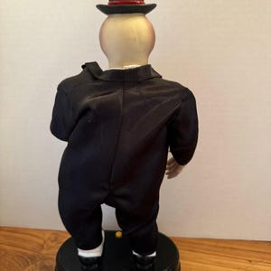 Gemmy Skeleton 1998 Halloween Hip Swinging Sings Putting on the Ritz ...