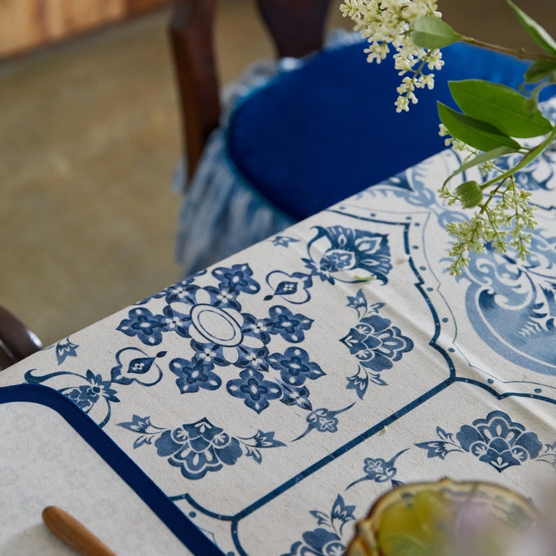 Elegant Porcelain Design Tablecloth, Farmhouse Style Waterproof Linen ...