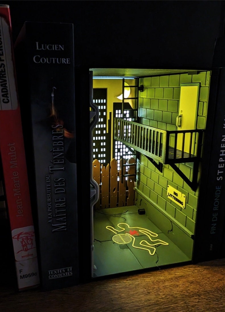 Themed Book Nook THE CRIME SCENE Bookshelf Home Office Decoration Fan ...