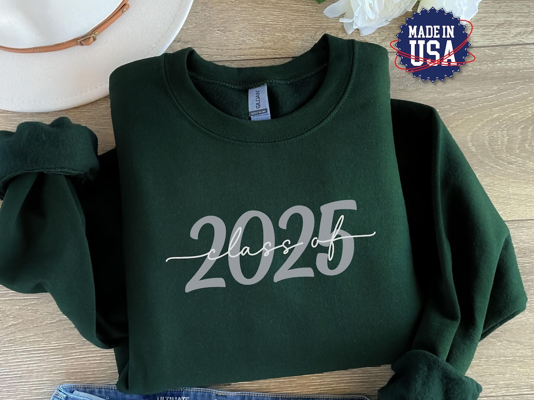 Class of Senior 2025 Sweatshirt, Retro 2025 Graduate Sweatshirt ...