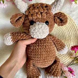 Highland Cow Crochet Pattern With Kilt Pattern - Etsy