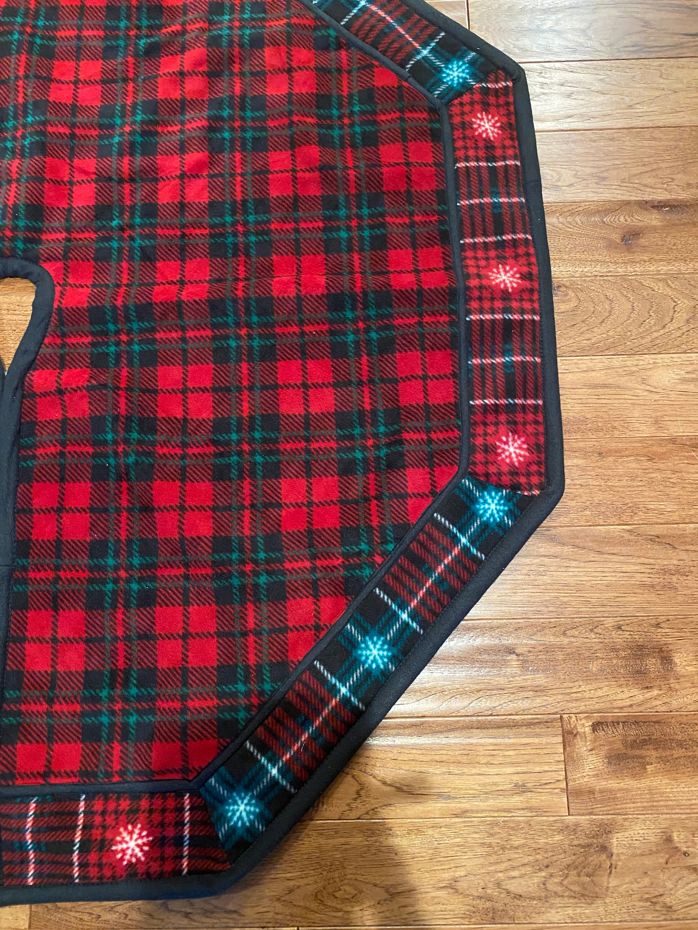 Red and Green Plaid Fleece Octagonal Tree Skirt - Etsy
