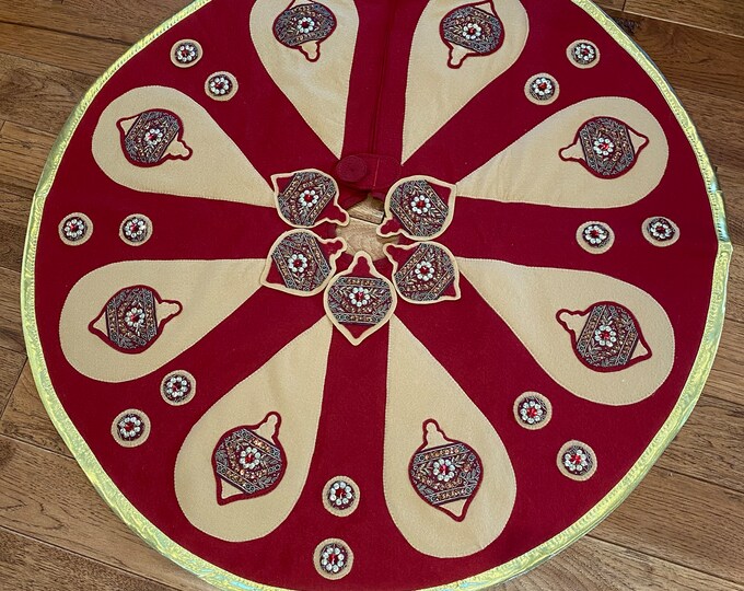 Vintage Handmade Felt Appliqué Sequin Beadwork Christmas Tree Skirt W ...