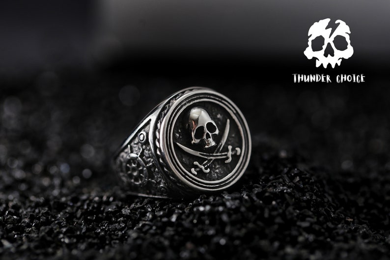 Silver Pirate Rings, Skulls and Crosses, Vintage Pirate Signet Rings ...