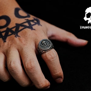 Silver Pirate Rings, Skulls and Crosses, Vintage Pirate Signet Rings ...