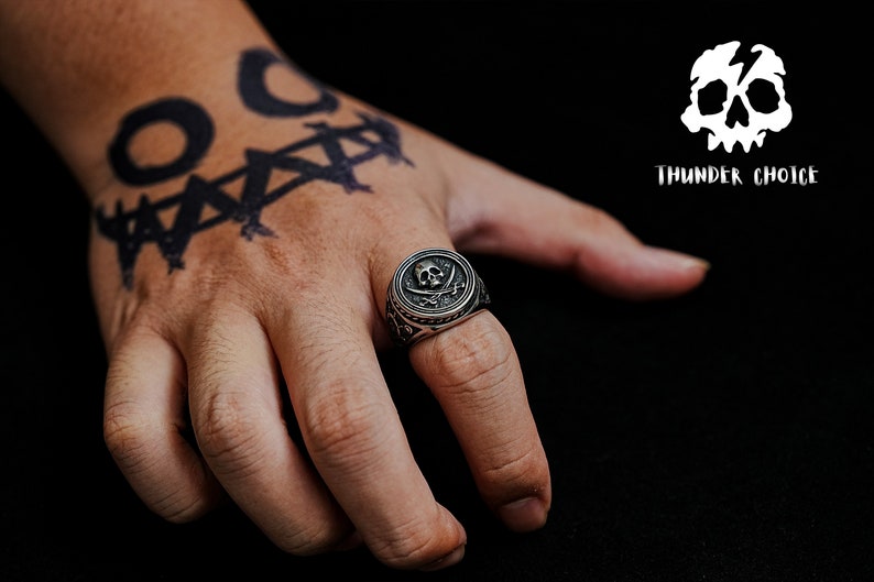 Silver Pirate Rings, Skulls and Crosses, Vintage Pirate Signet Rings ...