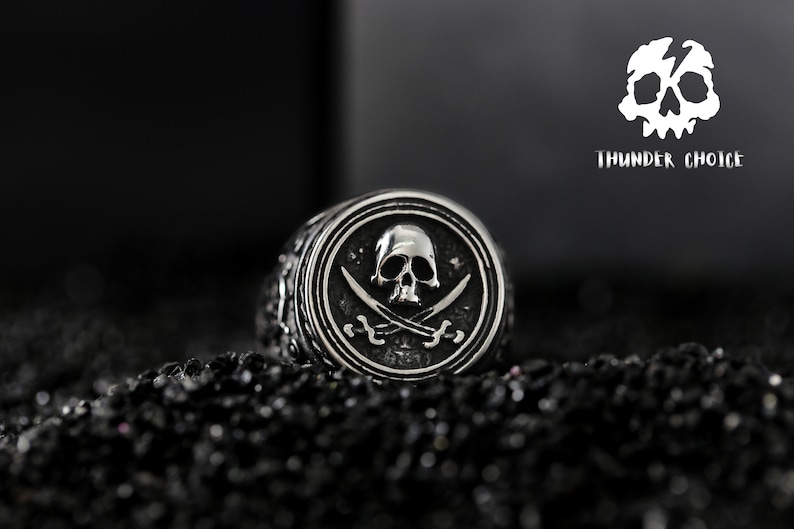 Silver Pirate Rings, Skulls and Crosses, Vintage Pirate Signet Rings ...