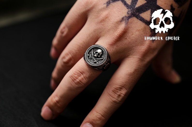 Silver Pirate Rings, Skulls and Crosses, Vintage Pirate Signet Rings, Titanium Pirate Jewelry ...