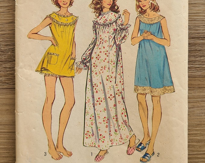 1972 Simplicity Pattern 5030 Misses and Womens Nightgown in Three ...