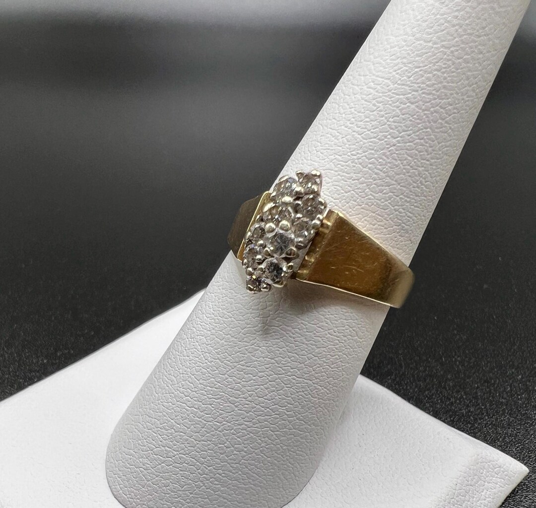 Sparkling Vintage Diamond Cluster Ring in 14kp Yellow Gold Sz 7 1/4 Wt ...