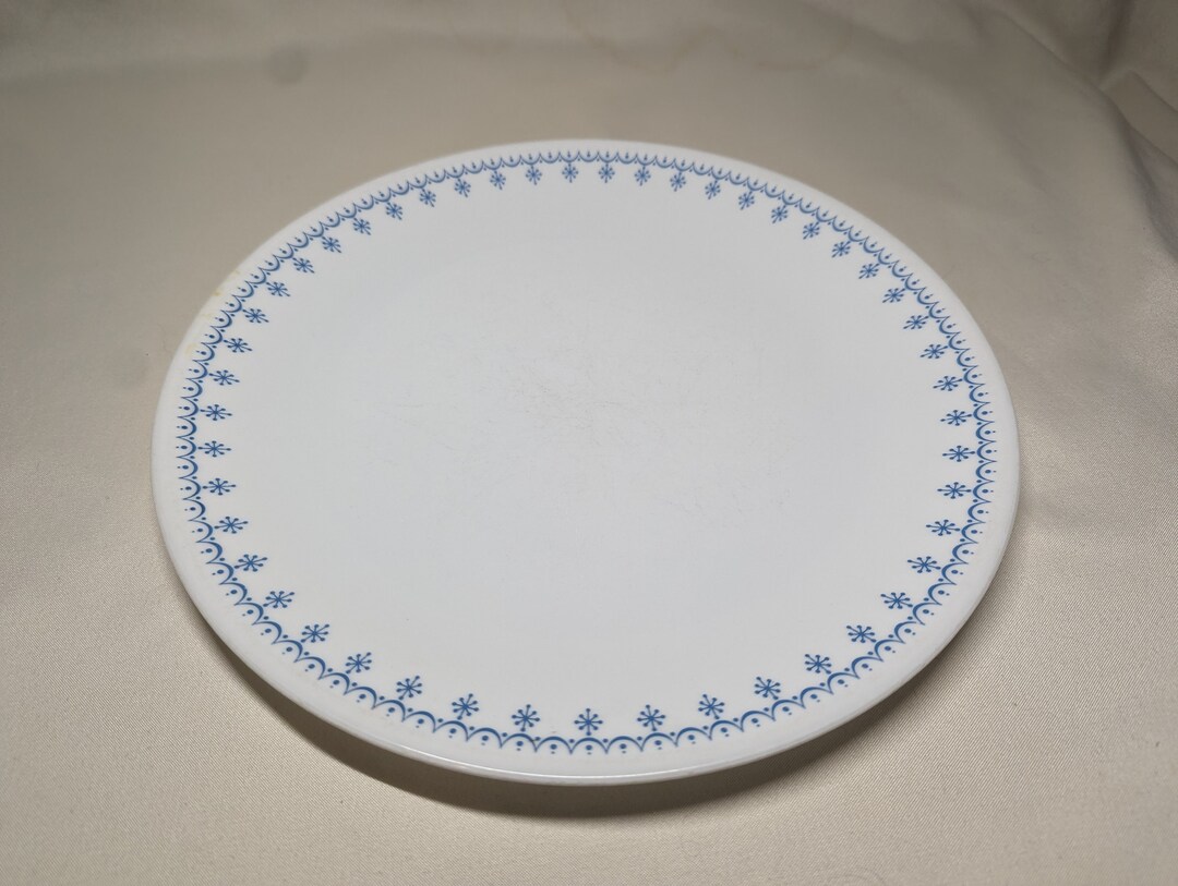 Vintage Corelle Blue Snowflake Garland Dinner Plate Kitchen Display ...