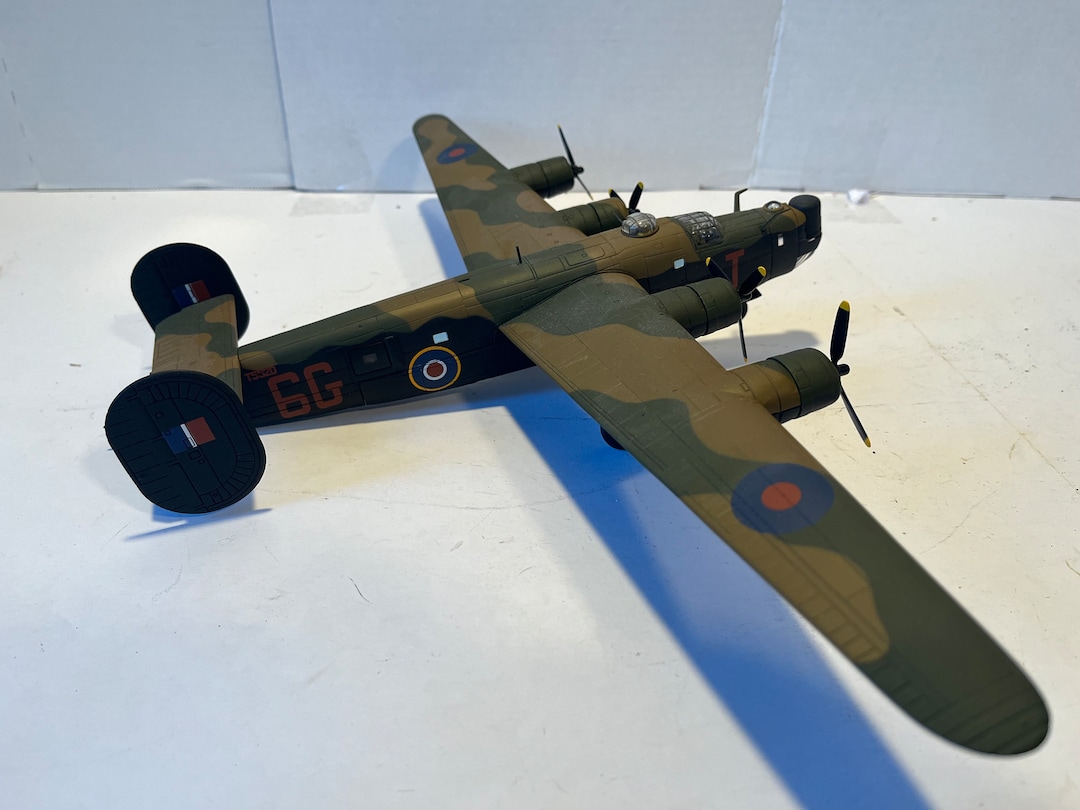 Diecast Corgi WW2 British Bomber B24 1/72 Scale 18 in Wingspan 12 Inch ...