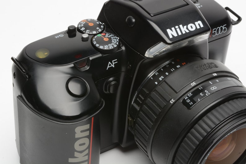Nikon N5005 35mm SLR W/sigma DL Zoom 35-80mm F4-5.6 Strap - Etsy
