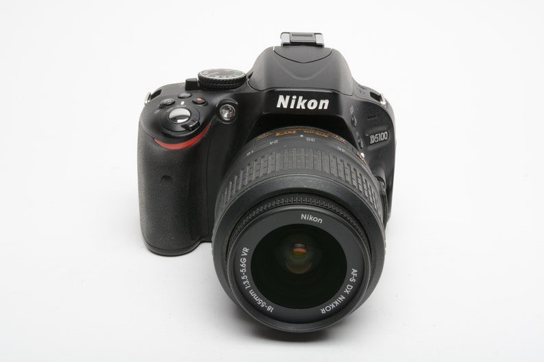 Nikon D5100 DSLR W/nikkor 18-55mm F3.5-5.6G VR Lens, 7376 Acts, Battchargermanual - Etsy