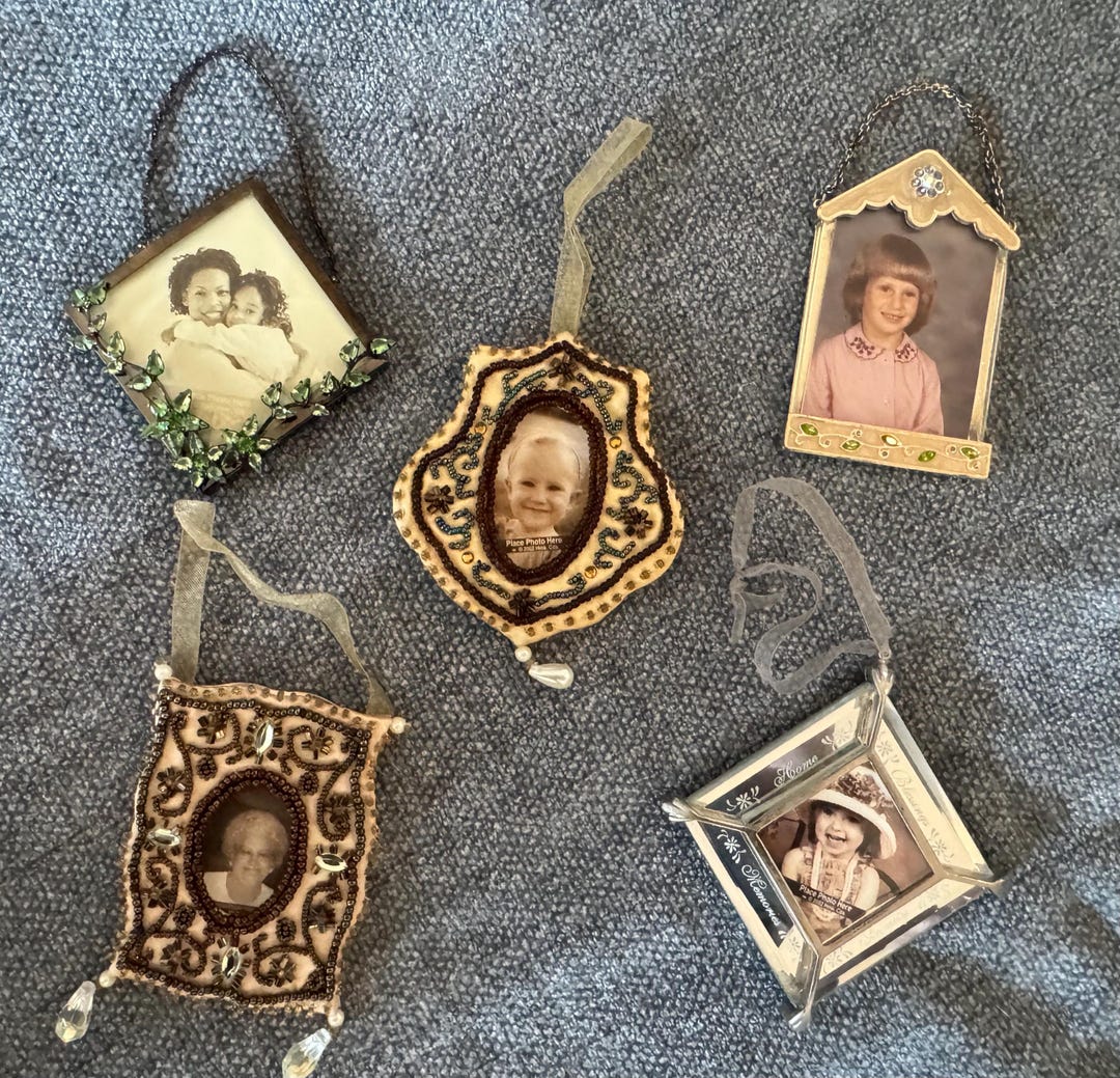 Hallmark Family Tree / Family Wreath Picture Frame Ornaments / Hangers ...