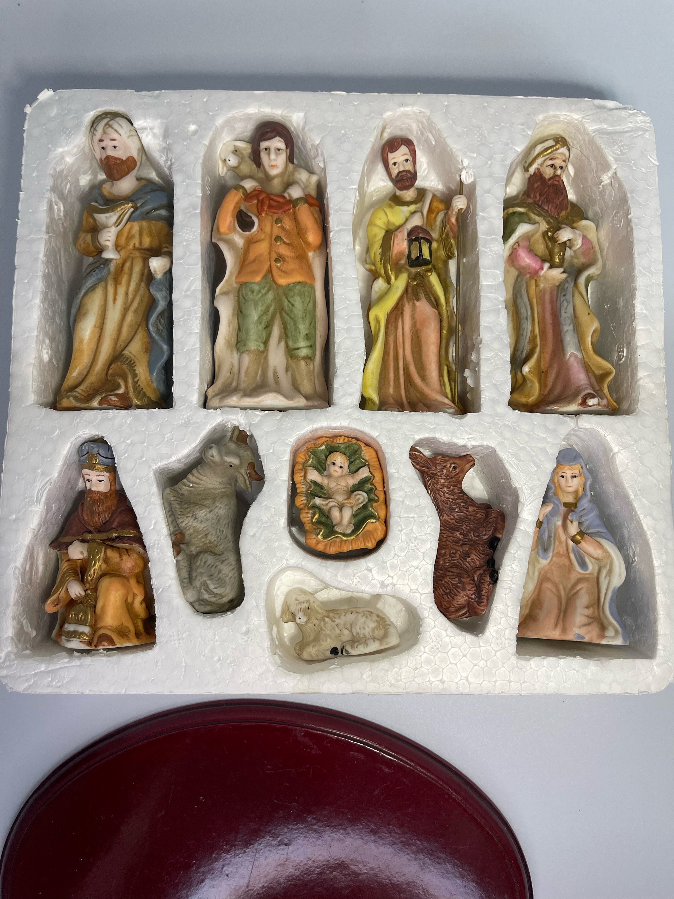 Nativity - 1950's Vintage 12 Piece Porcelain 4" Nativity Scene in ...