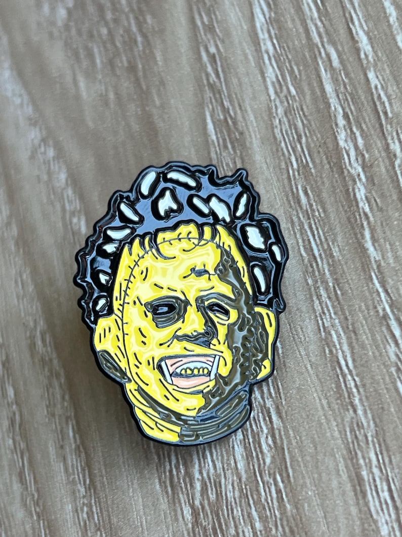 Leatherface Texas Chainsaw Massacre Classic Horror Icon Enamel Pinback ...
