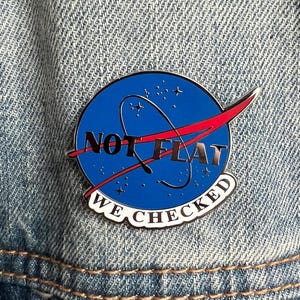 Funny Pins Space Badges Punk Pins Nasa Enamel Pin Science Astronaut Pin ...