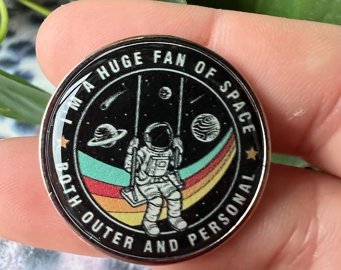Astronaut Enamel Pin | Astronaut Space Lapel Pins, Space Saturn Enamel Pins, Astronaut Gifts ...