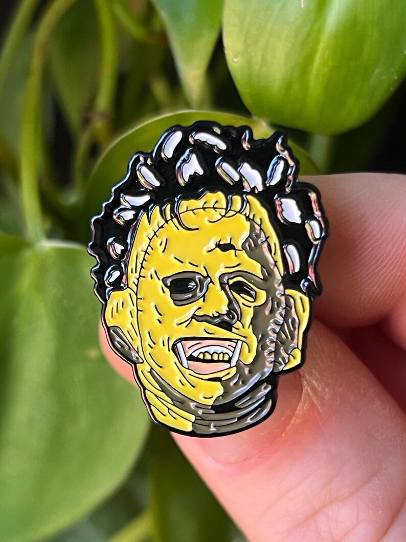 Leatherface Texas Chainsaw Massacre Classic Horror Icon Enamel Pinback ...