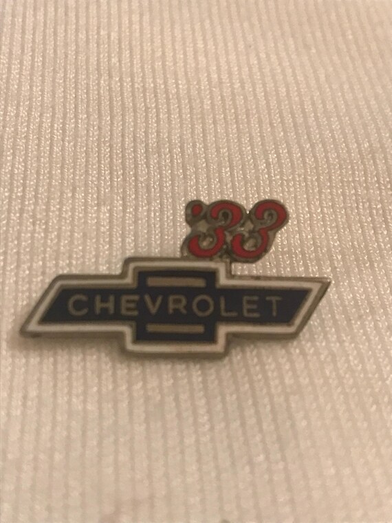Chevrolet 33 pin, Vintage - Gem