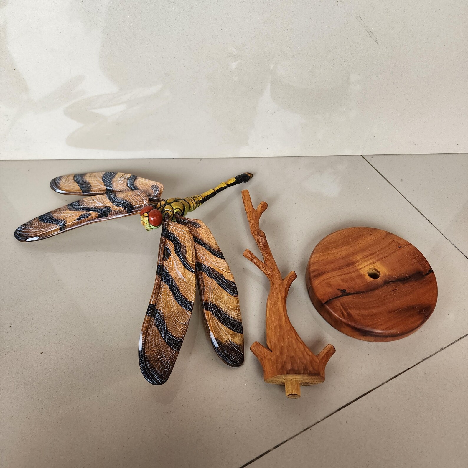 Handmade Realistic Wooden Dragonfly – Self Balancing Dragonfly ...
