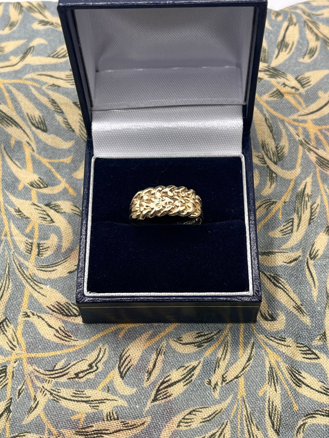 1980's Vintage Keeper Ring in 9ct Gold - Etsy UK