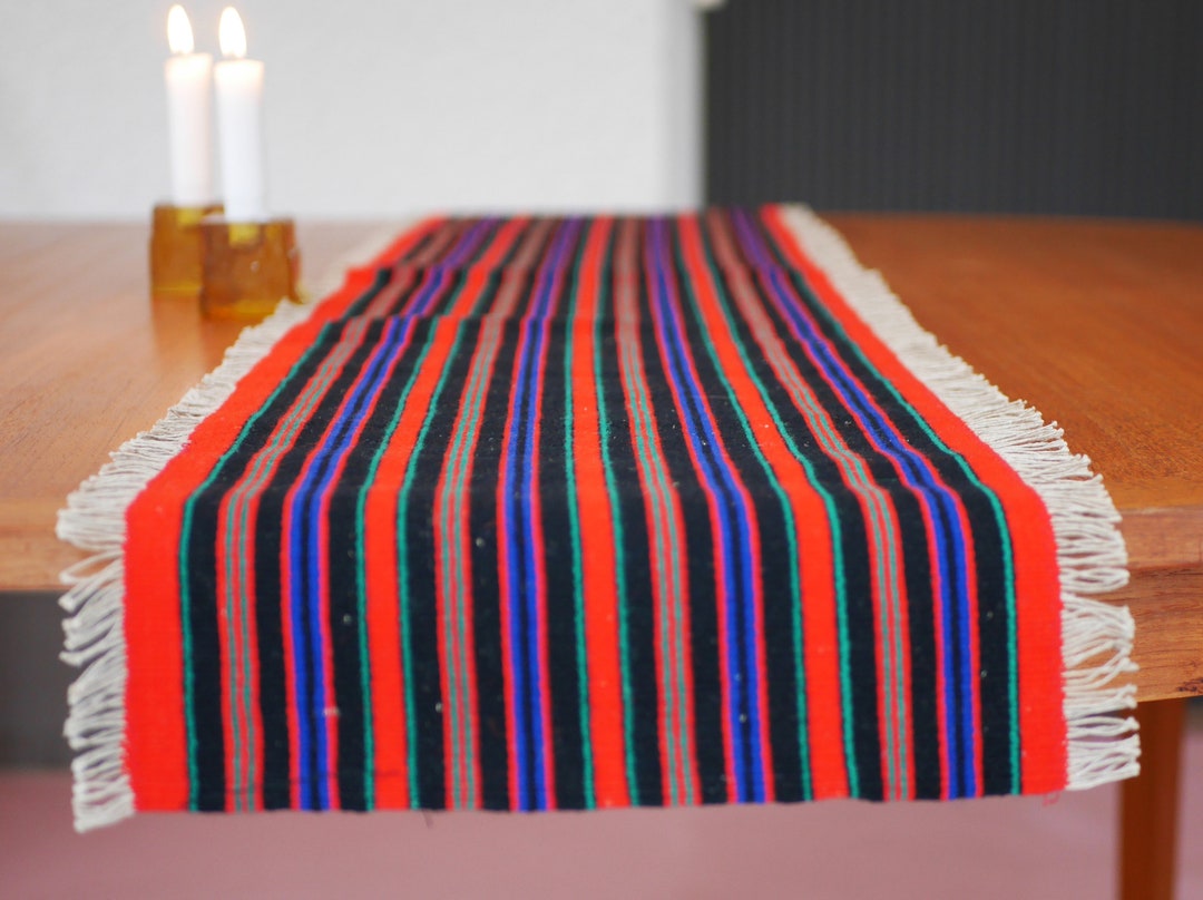 Handwoven Wool Table Runner: Vintage Scandinavian Dalarna Design. - Etsy